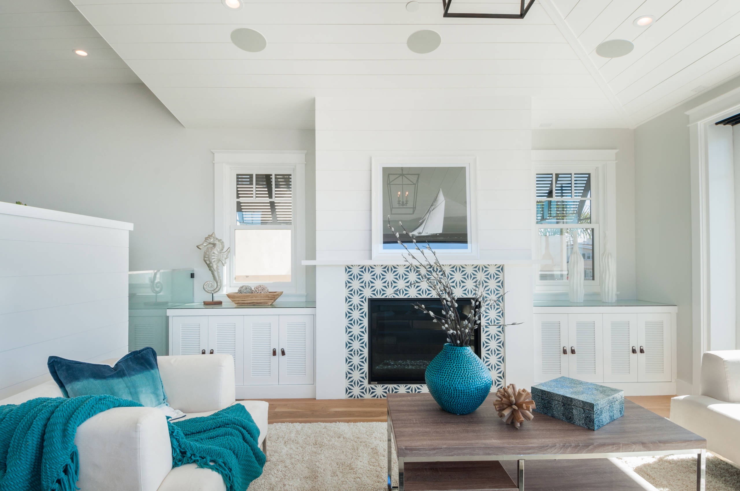 Dunn Edwards Living Room Reclaimed Wood Wall The Holy Grail: Amber