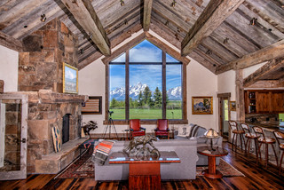 Rustic vacation home close to the teton national park - Rustic - Living ...