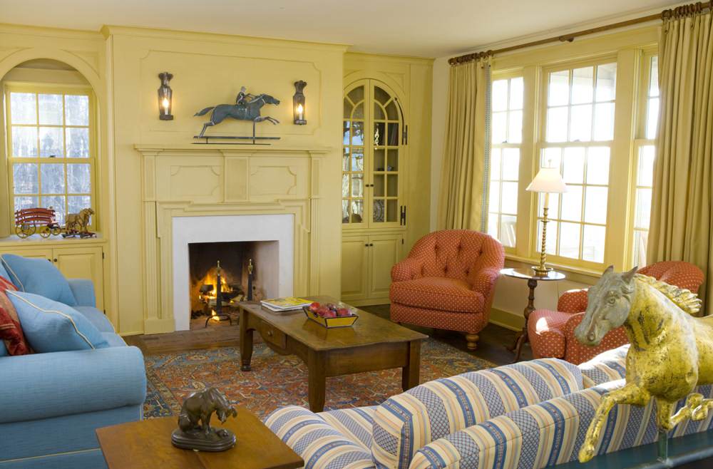 English Country Living Room Yellow Walls