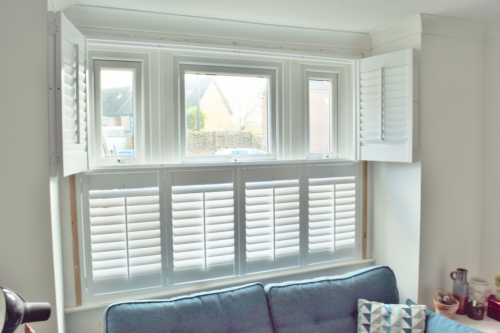 Tier on tier bay window plantation Shutters - Classique - Salon - Dorset - par The ShutterShack ...