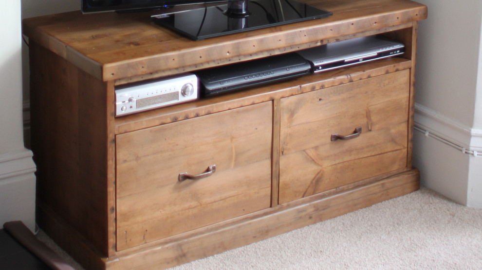 Traditional reclaimed pine custom TV Unit - Clásico - Salón - Otras zonas - de AV Soul | Houzz