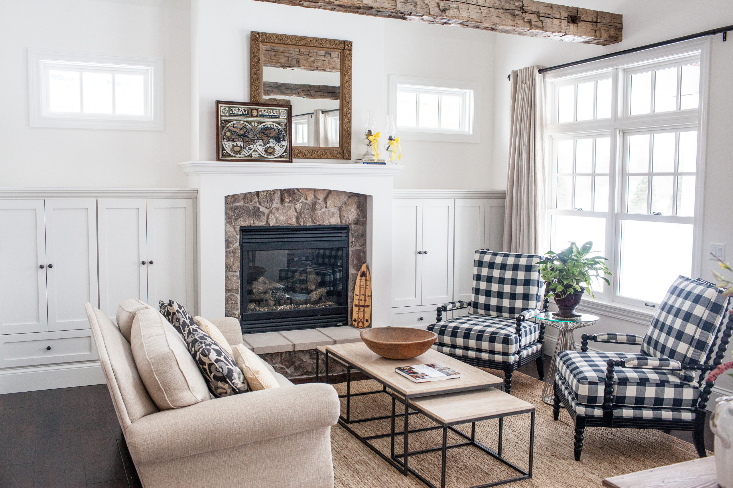 White Rustic Living Room Design Ideas