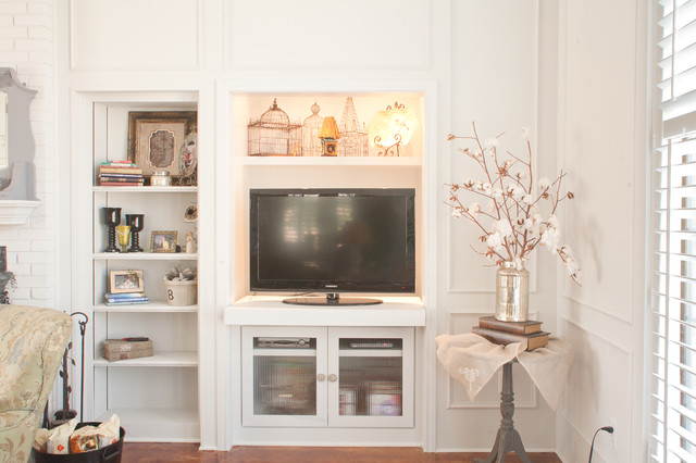 Tucker - Traditional - Living Room - Dallas - by Modern Craft ...