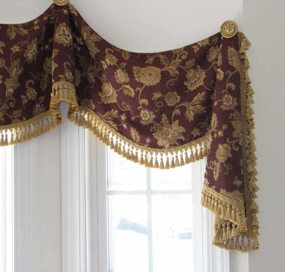 Valances - Top Treatments - Traditional - Living Room - Bridgeport - by ...