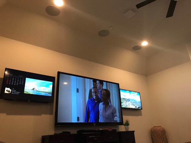 Video Wall Layouts - Moderne - Salon - Dallas - par Expert Media ...