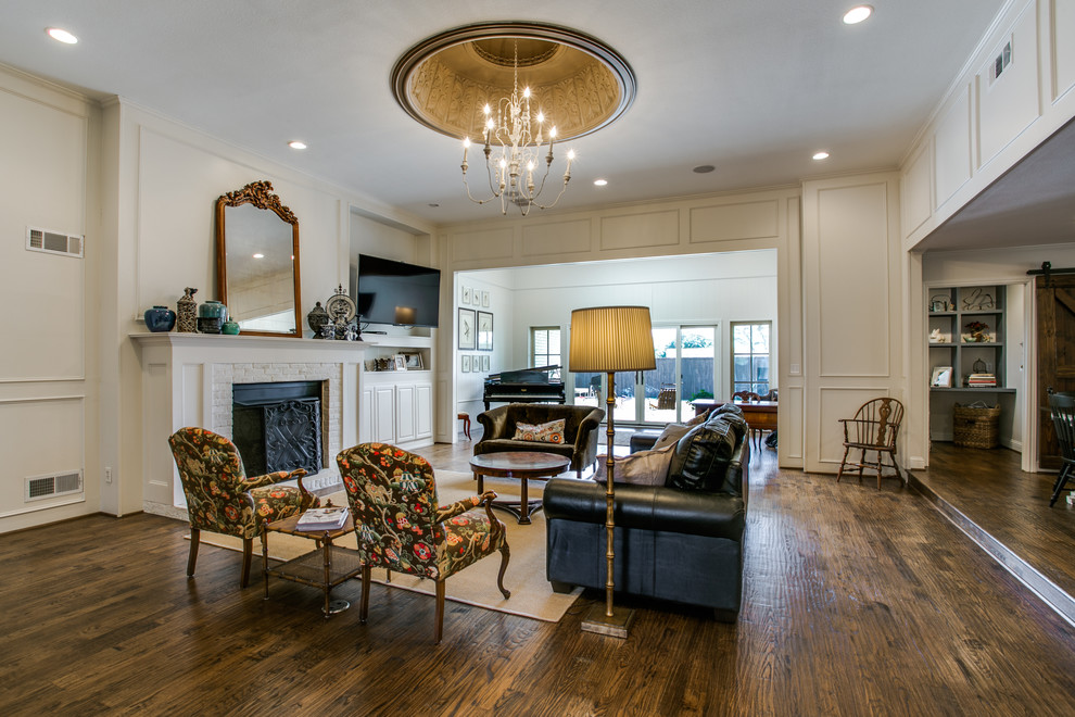 Winding Ridge - Traditional - Living Room - Dallas - by Bella Vista ...