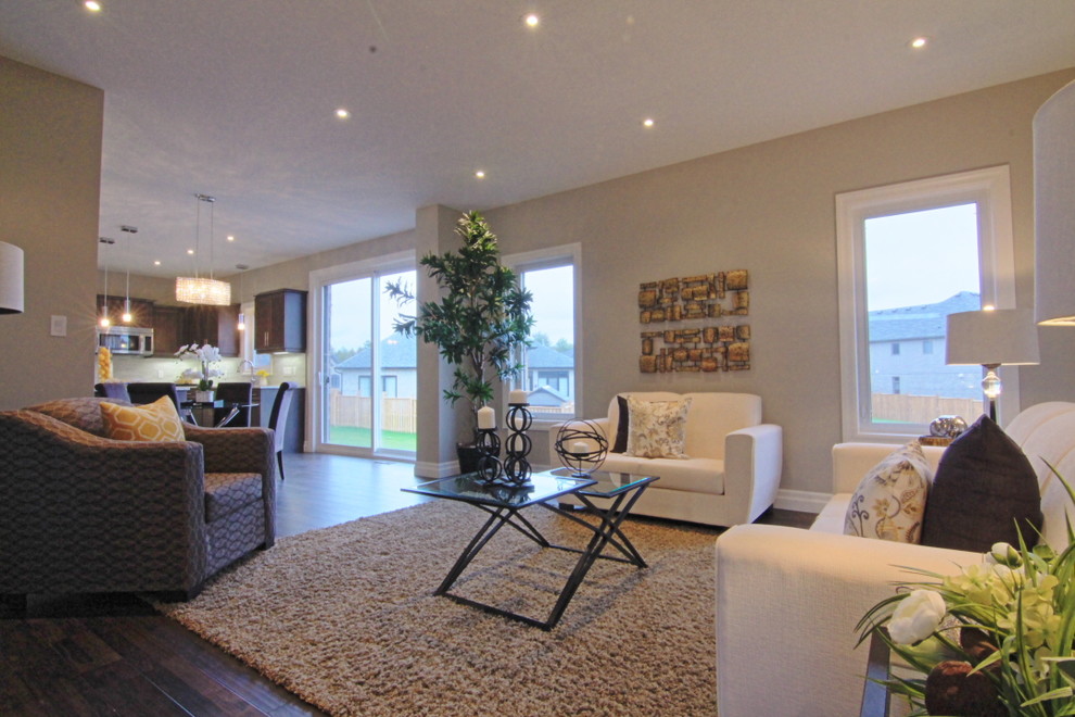 Windsor - Traditional - Living Room - Toronto - by Waverly Homes | Houzz