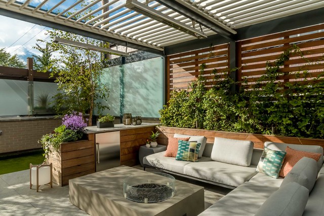 9 Shade Structures and Seating Combos to Inspire Your Patio Setup