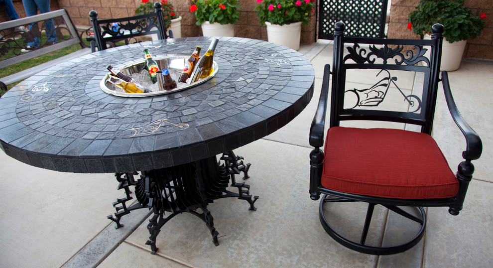 5' Round Motorcycle Themed Table Group with Ice Bucket Insert ...