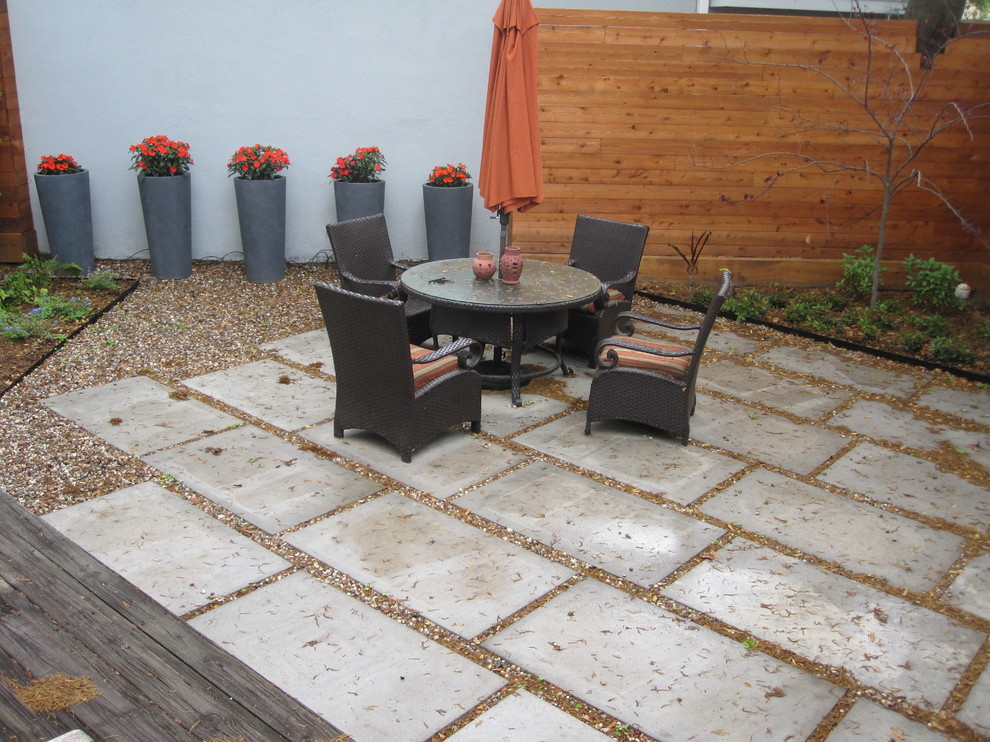 A wrap around garden with a fabulous water featurel! - Contemporary ...