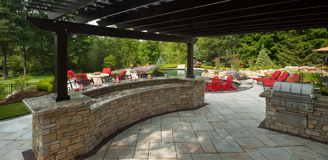 Backyard Resort - Classique Chic - Terrasse et Patio - Grand Rapids ...
