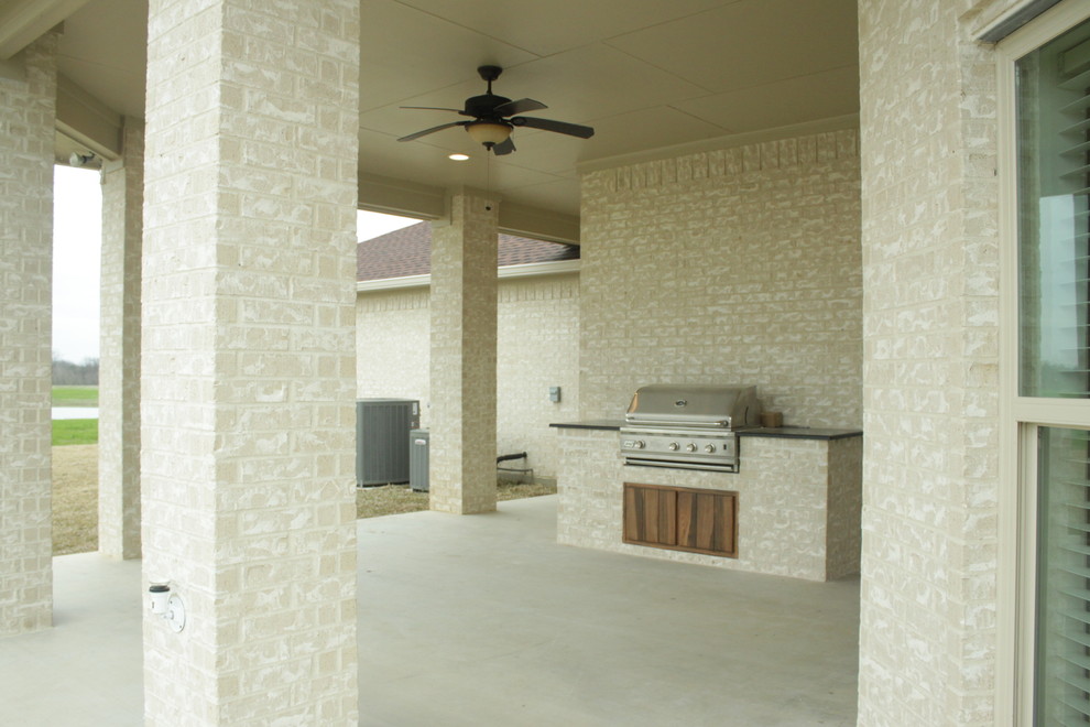 Beaumont House - Traditional - Patio - Houston - by Studio Sarai | Houzz