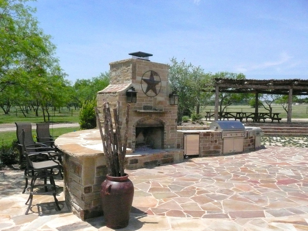 Bosque Ranch Fireplace and Outdoor Kitchen - Farmhouse - Patio - Dallas ...