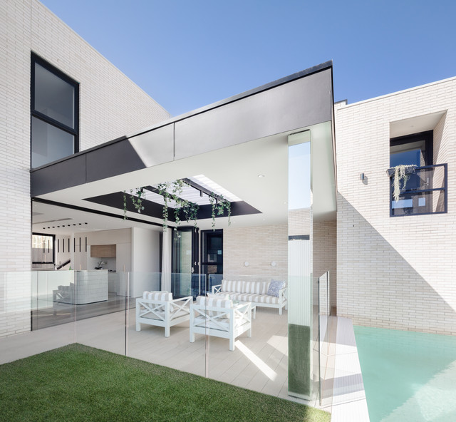 Bowral Bricks Bowral 50 in Chillingham White - Modern - Patio - Sydney ...
