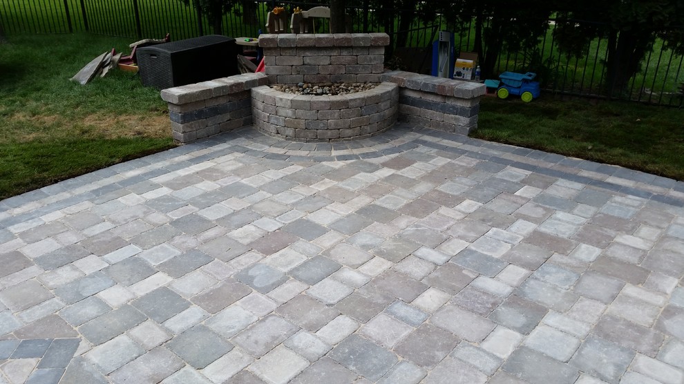 Brick Paver Patios and Landscaping Ideas - Contemporary - Patio ...