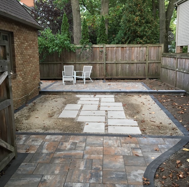 Bruinsma Outdoor Living Space Stepping Stone Path Through Chips n Dust ...