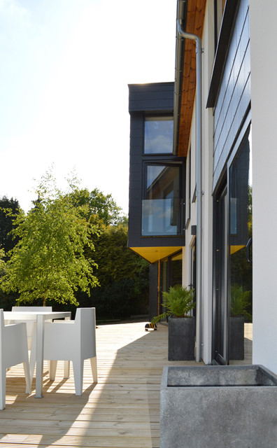 Cantilevered First Floor Extension - Contemporary - Patio - Surrey - by ...