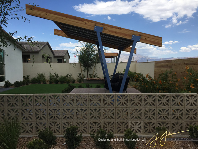 Cantilevered Shade Structure - Moderne - Terrasse et Patio - Las Vegas ...