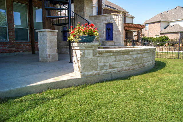 Cedar Balcony-Frisco, TX - Traditional - Patio - Dallas - by MLD Custom ...