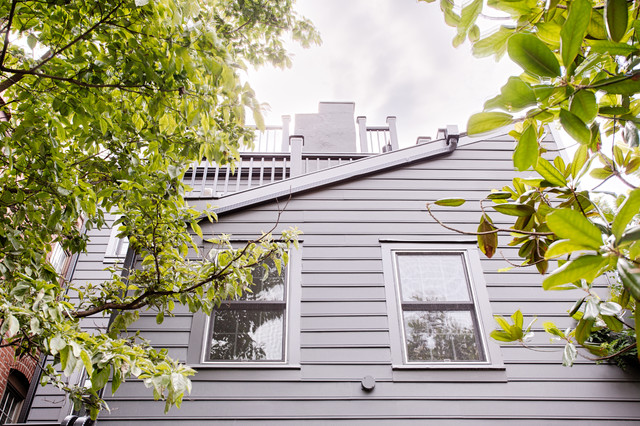 Center City Philadelphia Row Home Backyard - Contemporáneo - Patio ...