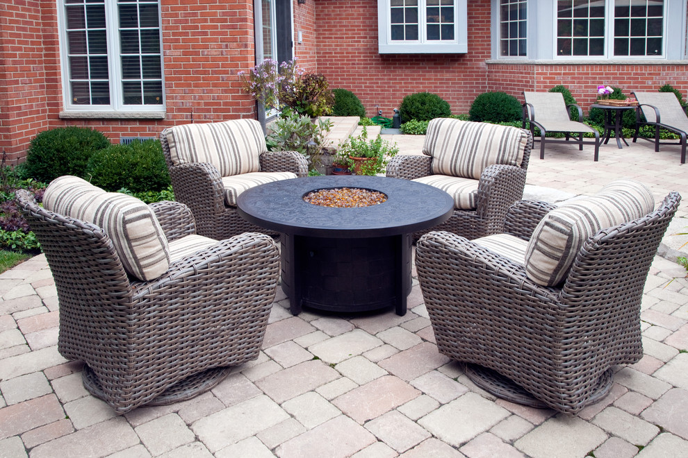 Circular Seating - Traditional - Patio - Chicago - by Krugel Cobbles ...