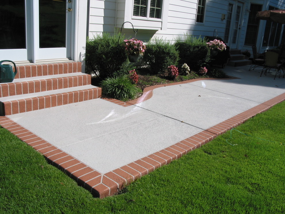 Concrete Patio - Traditional - Patio - St Louis - by Decorative Concrete Resurfacing | Houzz