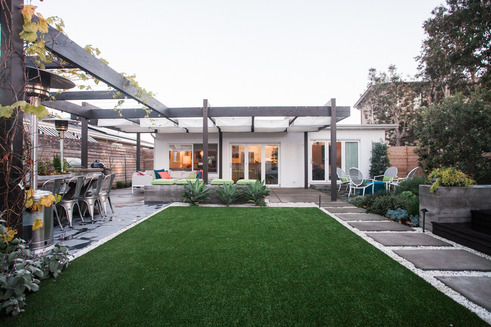 Contemporary Backyard Oasis - Contemporary - Patio - Orange County - by ...