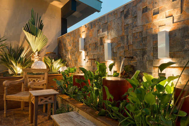 Contemporary enclosed patio with concrete walls - Contemporary - Patio ...