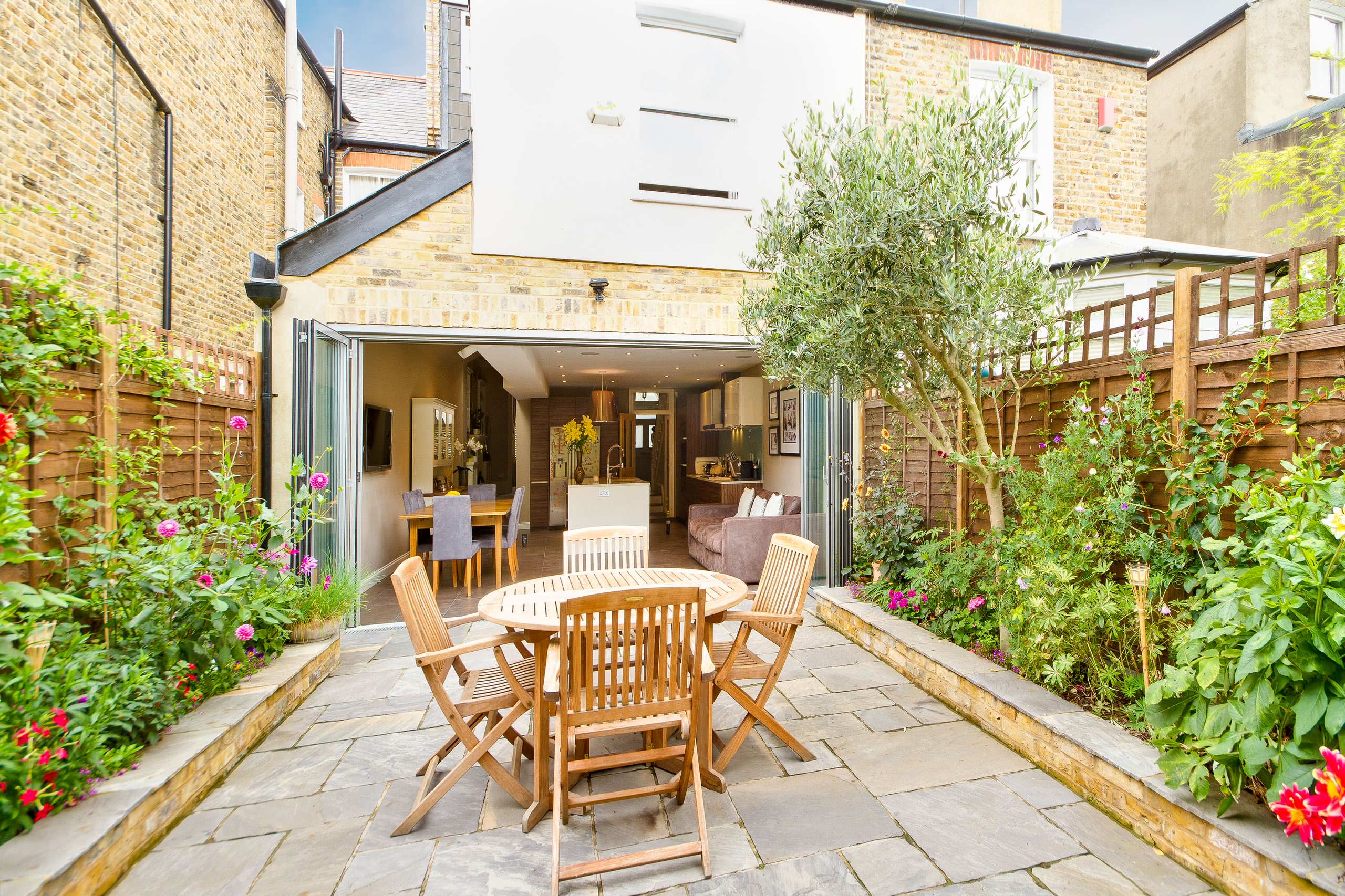 A Beginner’s Guide to Natural Stone Patios