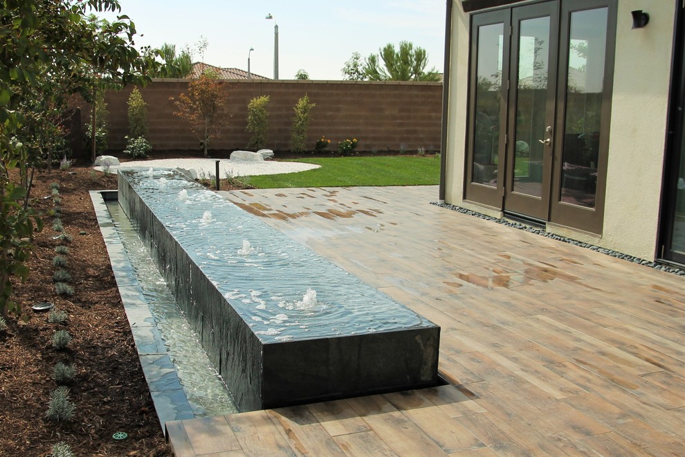 Contemporary Water Feature in Irvine, CA - Contemporary - Patio - Los ...