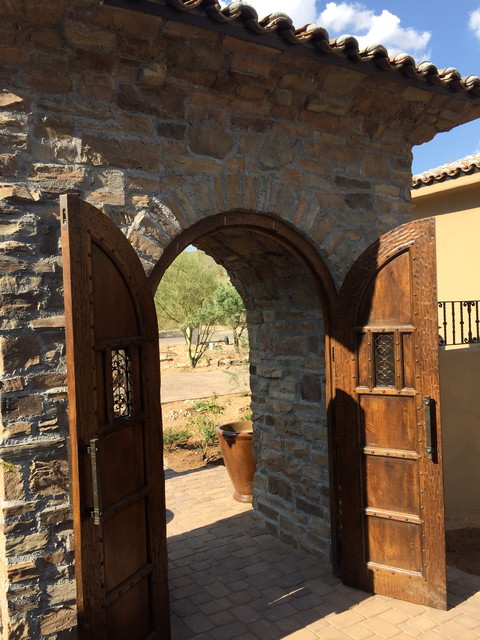 Court Yard Entrance with Custom Wood Doors - Patio - Phoenix - von ...
