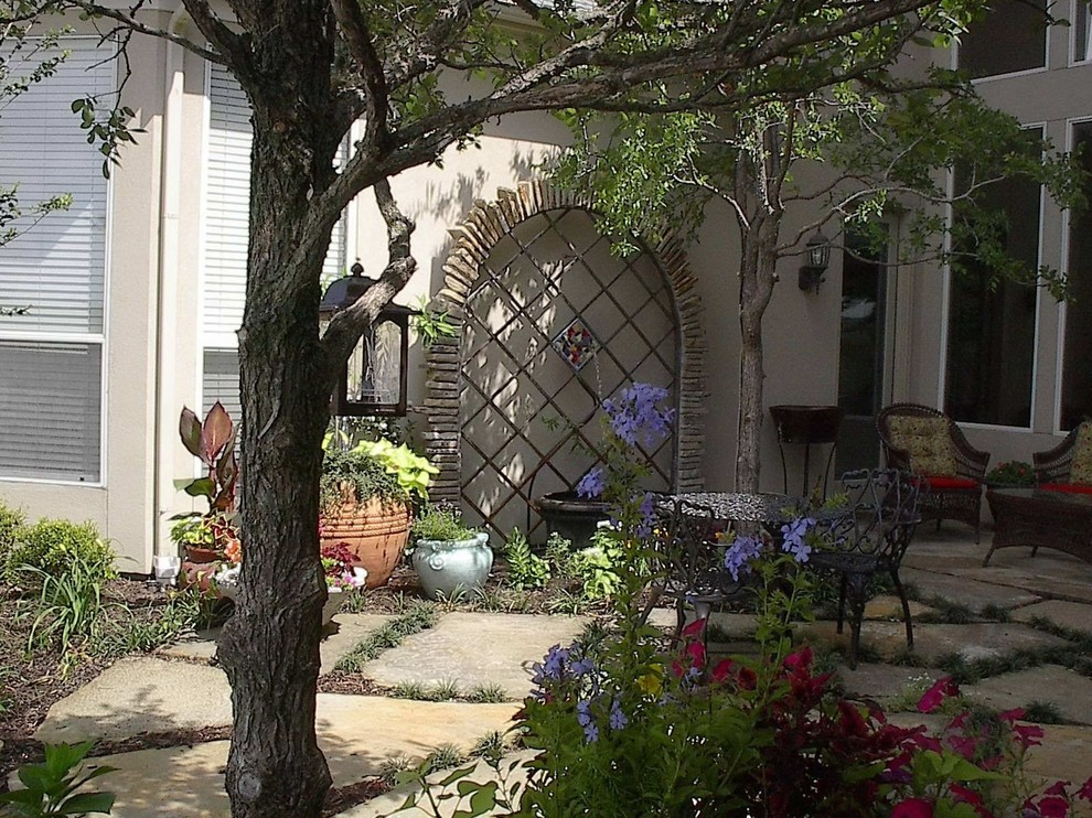 Courtyard, water-feature - Traditional - Patio - Dallas - by Bellinger ...