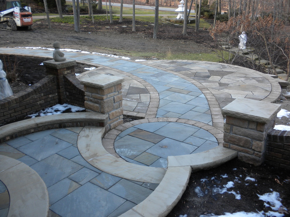 Curved Hardscapes - Traditional - Patio - Cleveland - by User | Houzz