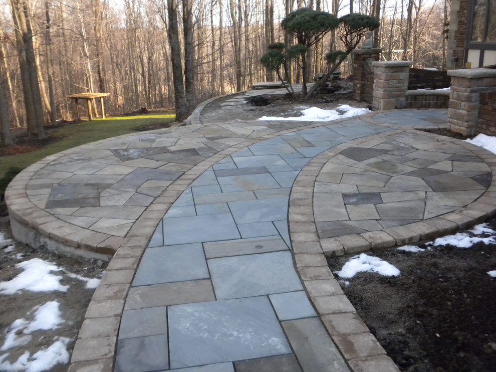 Curved Hardscapes - Traditional - Patio - Cleveland - by User | Houzz