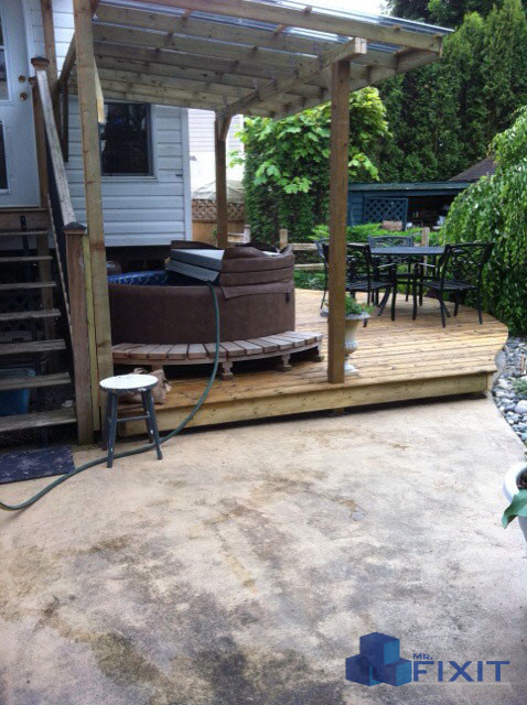 Curved Wood Deck - Rustic - Patio - Vancouver - by Mr. Fixit ...