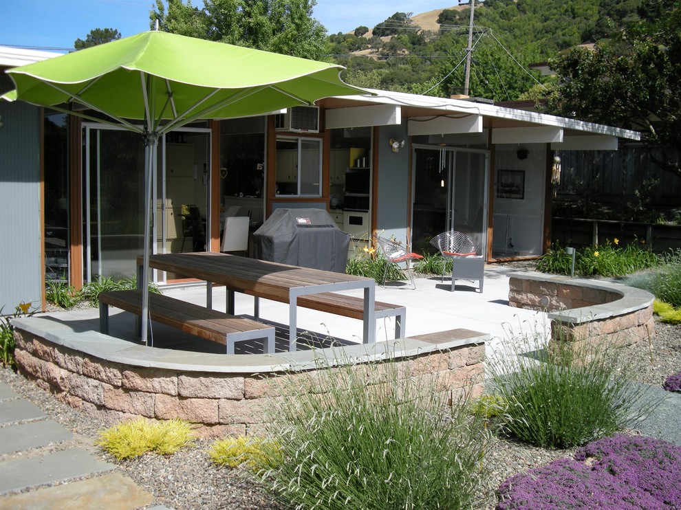 Curving Block Seat Wall - Traditional - Patio - San Francisco - by O ...