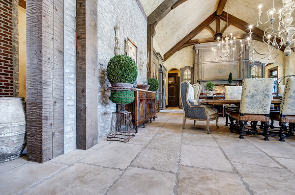 Custom Carved Stone Flooring - Méditerranéen - Terrasse et Patio ...