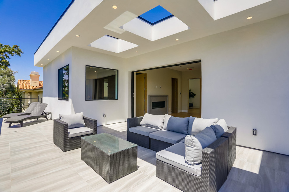 Custom home build - Contemporary - Patio - Los Angeles - by Metro ...