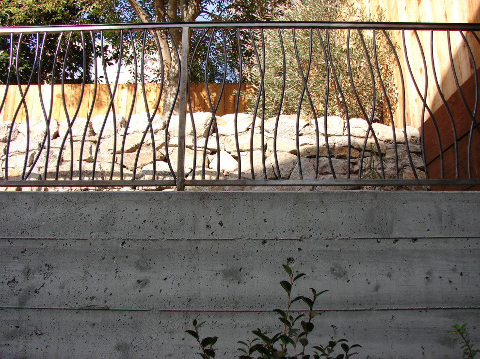 Custom Iron Hand Railing on Concrete Retaining Wall - Contemporary ...