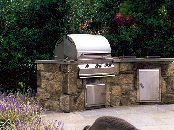 Custom Stone Housing for Grill with Flagstone Counters - Contemporary ...