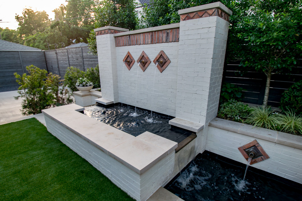 Dallas Small Yard - Spectacular Pool/Fountain - Traditional - Patio ...
