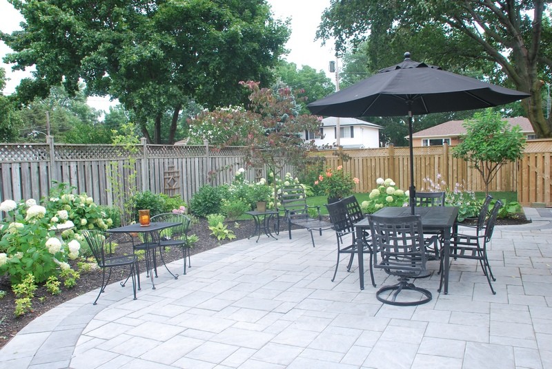 Designs & Planting - Traditional - Patio - Toronto - by Earthworks ...