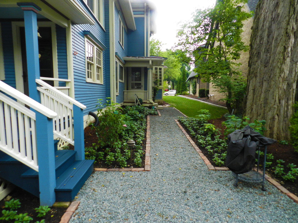 Downtown Naperville Bluestone Chip Walkway - Traditional - Patio ...
