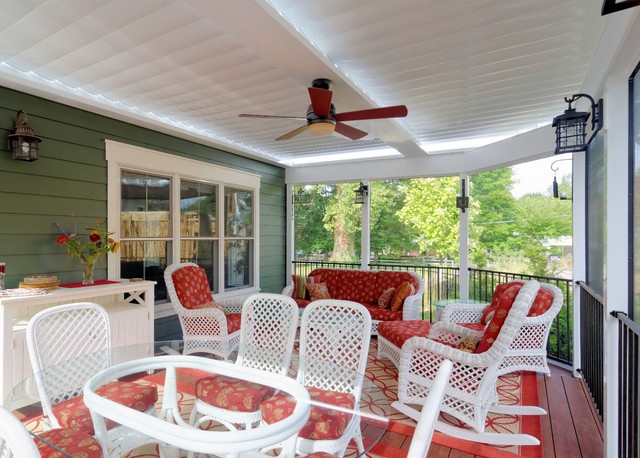Falls Church Pergola with Equinox Adjustable Louvers & Screened Walls ...