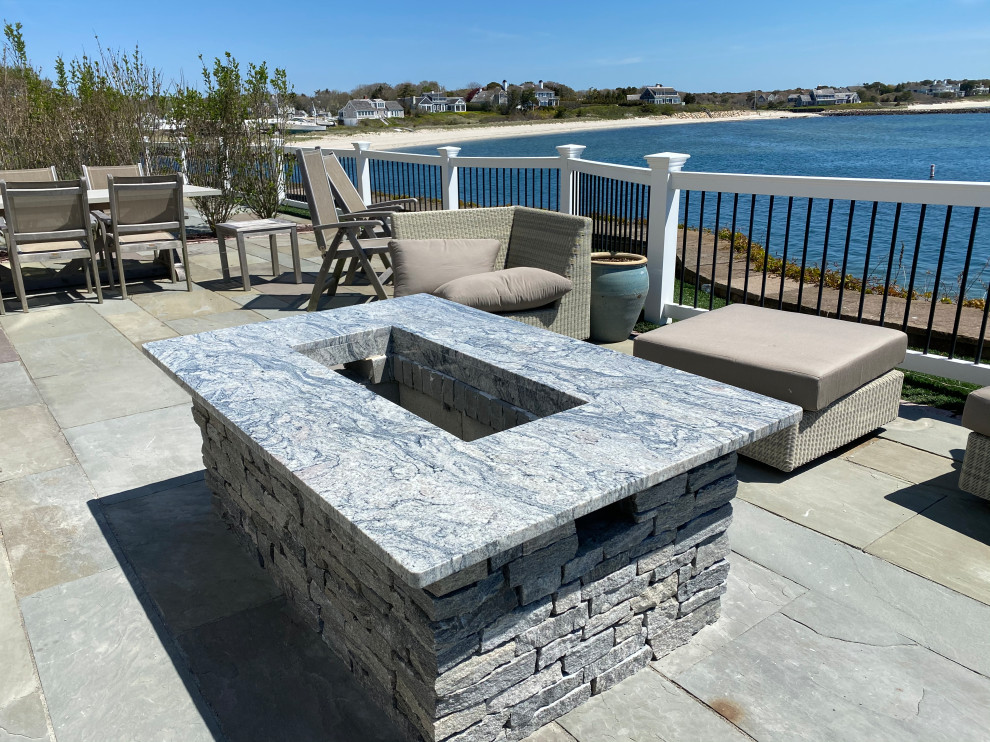Fire pit installed with White Wave Granite - Terrasse et Patio - Boston ...