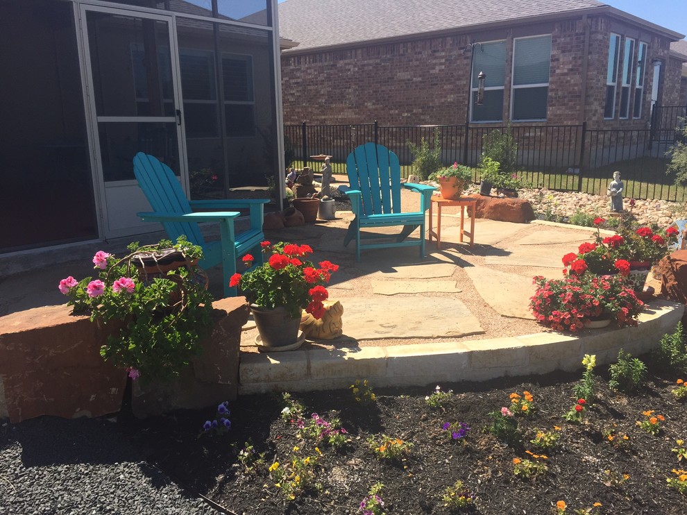 Freestanding flagstone patio w/ decomposed granite and xeriscape ...