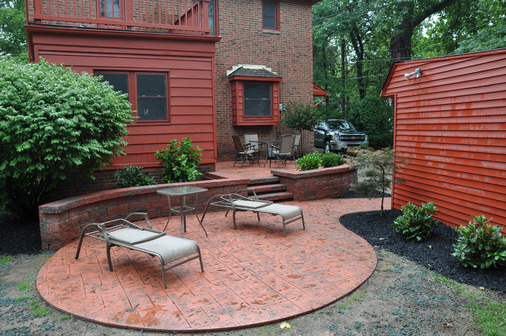 Gail's Red Design - Contemporary - Patio - Cleveland - by Turf World Co ...