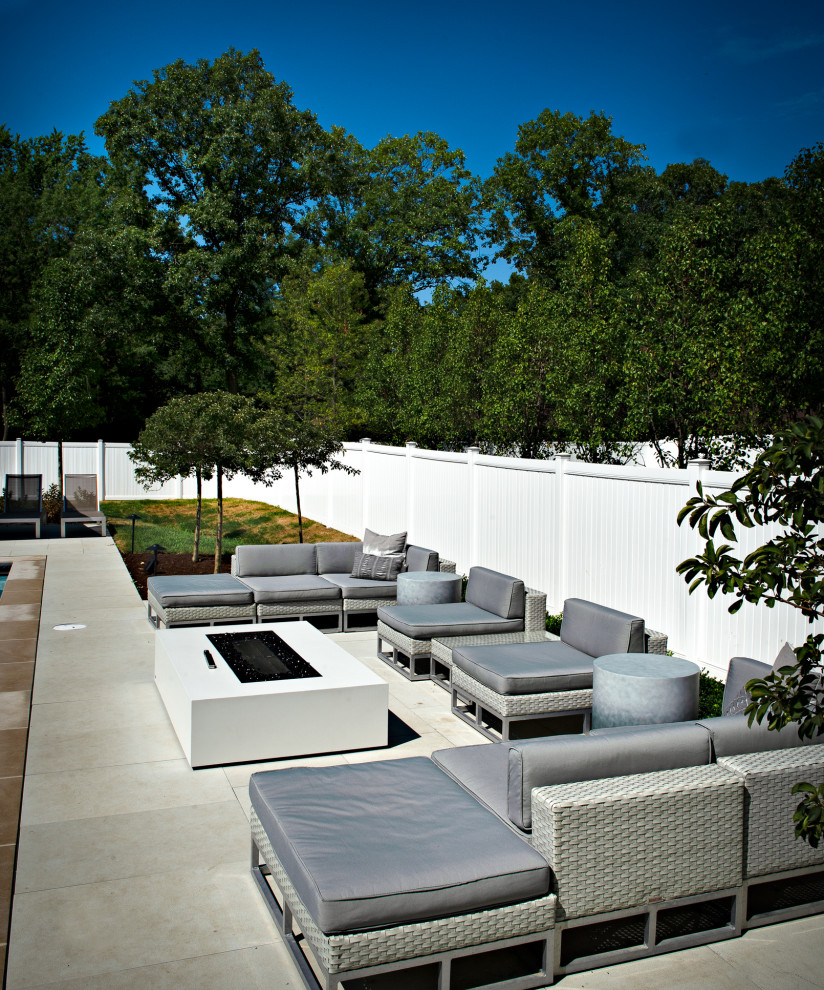 Hamptons in Highland Park - Farmhouse - Patio - Chicago - by Jamie ...