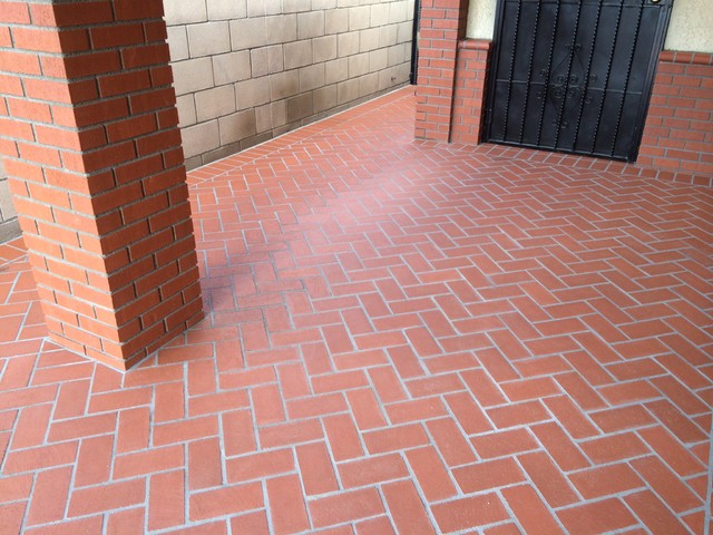 Herringbone brick - Traditional - Patio - Los Angeles - by Greg Dodd ...
