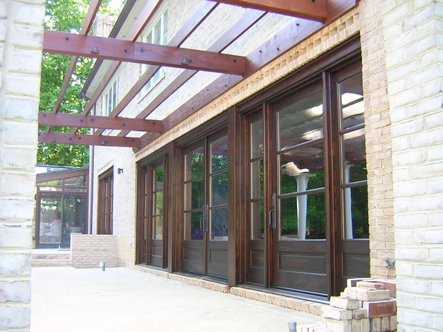 Huge exterior doors, Giant Ipe pergola - Mediterráneo - Patio ...